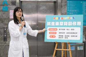 康乃薾國際實驗國高中（HIA）學生競賽團隊與東元綜合醫院藥劑部合作宣導抗生素。